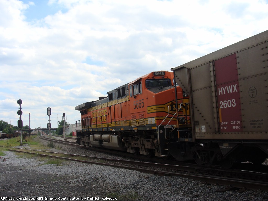 BNSF 5665